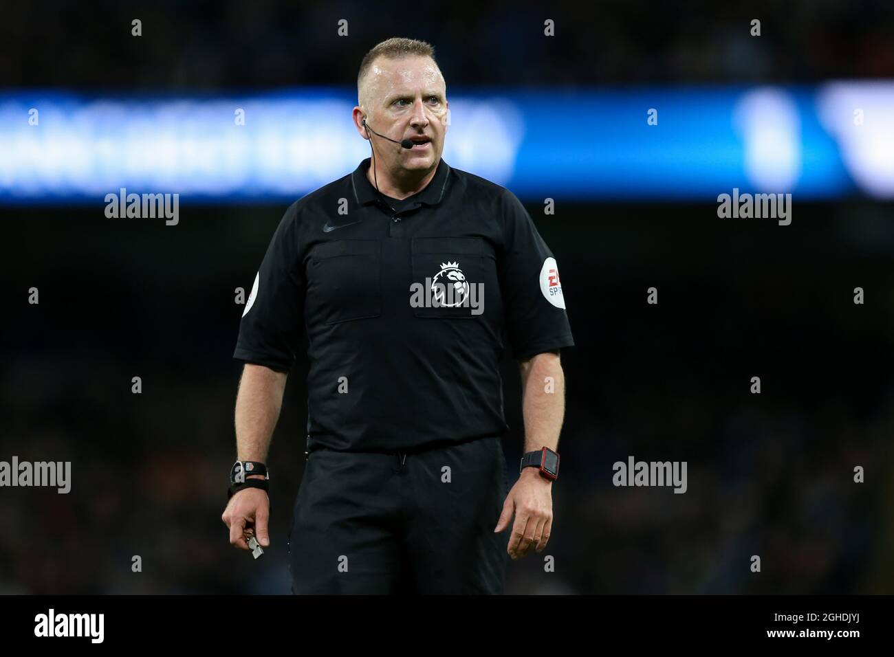 Referee Jonathan Moss during the Premier League match at the Etihad ...