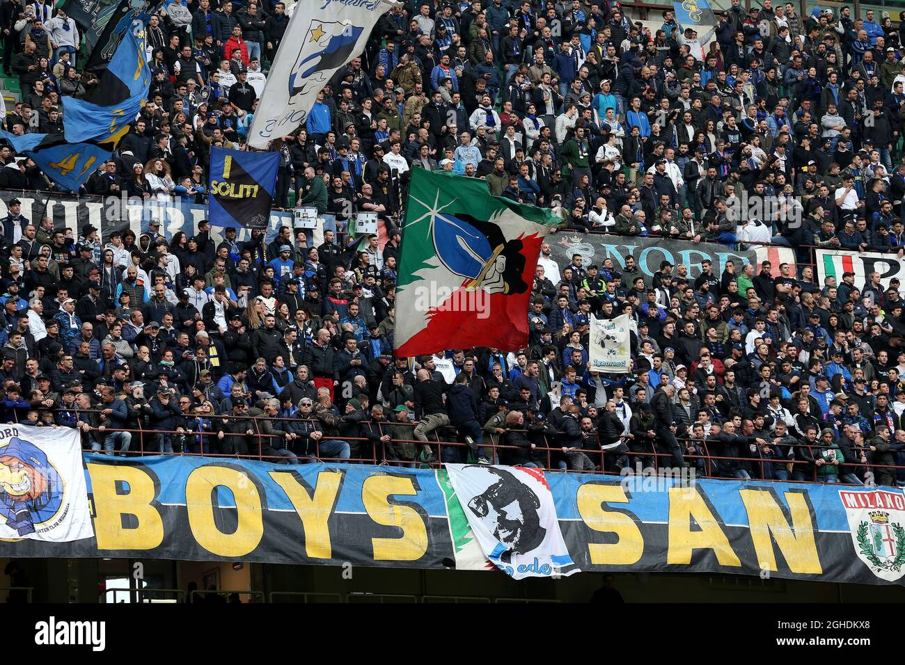 Curva fans inter hi-res stock photography and images - Alamy