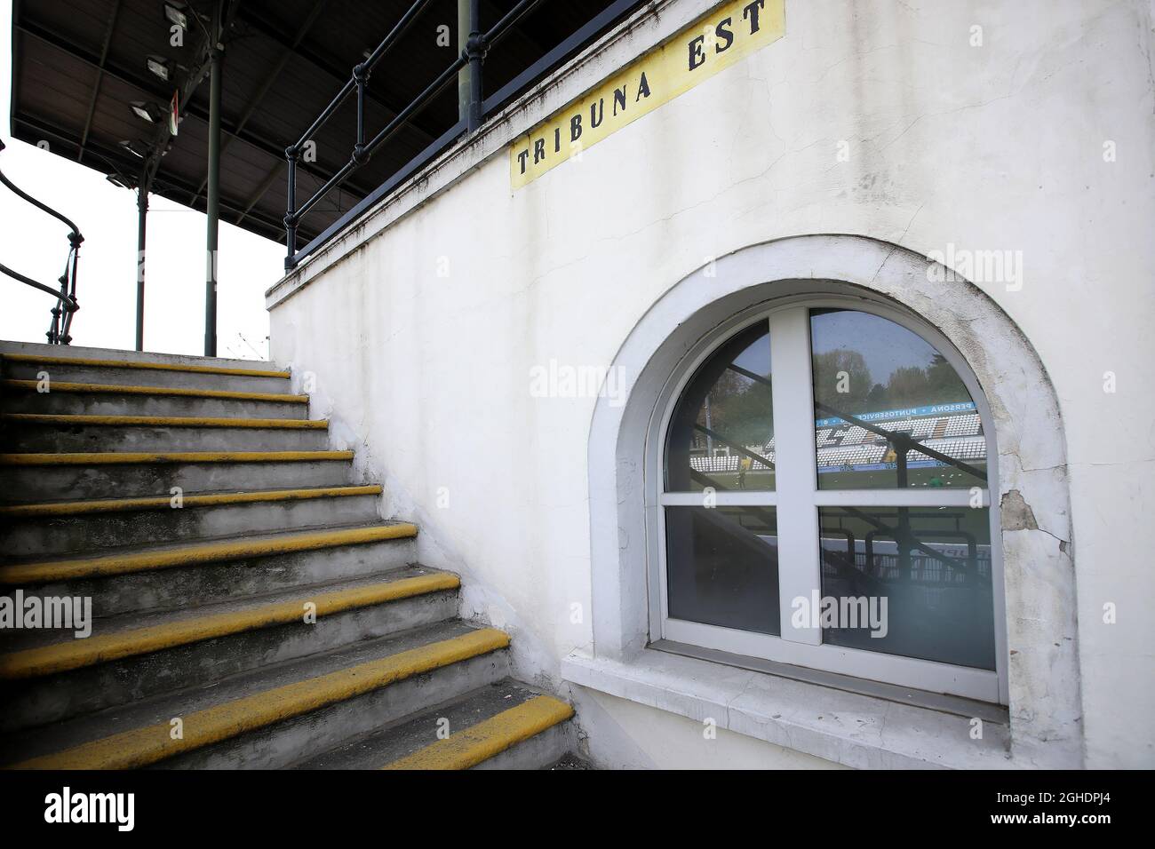 General views outside the stadium hi-res stock photography and images ...