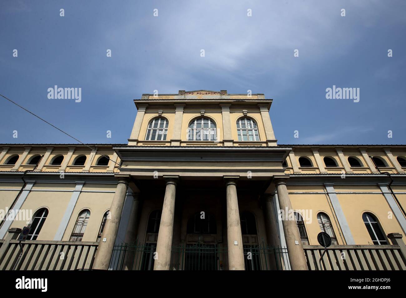 General views outside the stadium hi-res stock photography and images ...