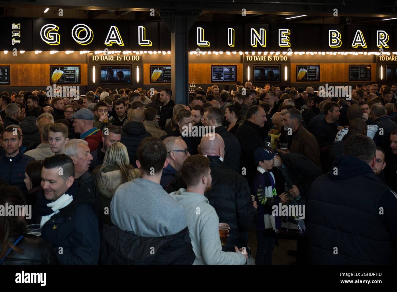 Tottenham hotspur stadium bar hi-res stock photography and images - Alamy