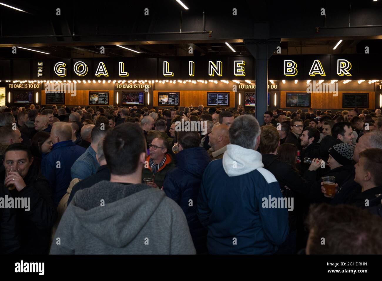 Tottenham hotspur stadium bar hi-res stock photography and images - Alamy