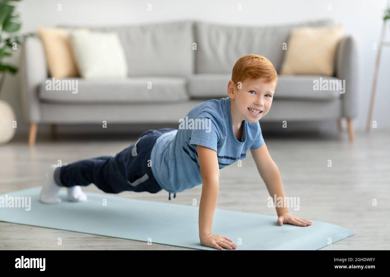 Alone kid at home hi-res stock photography and images - Alamy