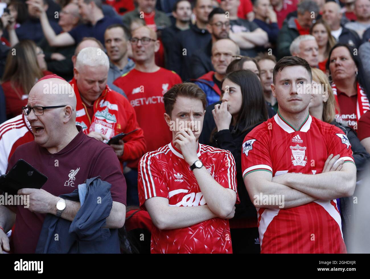 Anfield fans premier league hi-res stock photography and images - Alamy