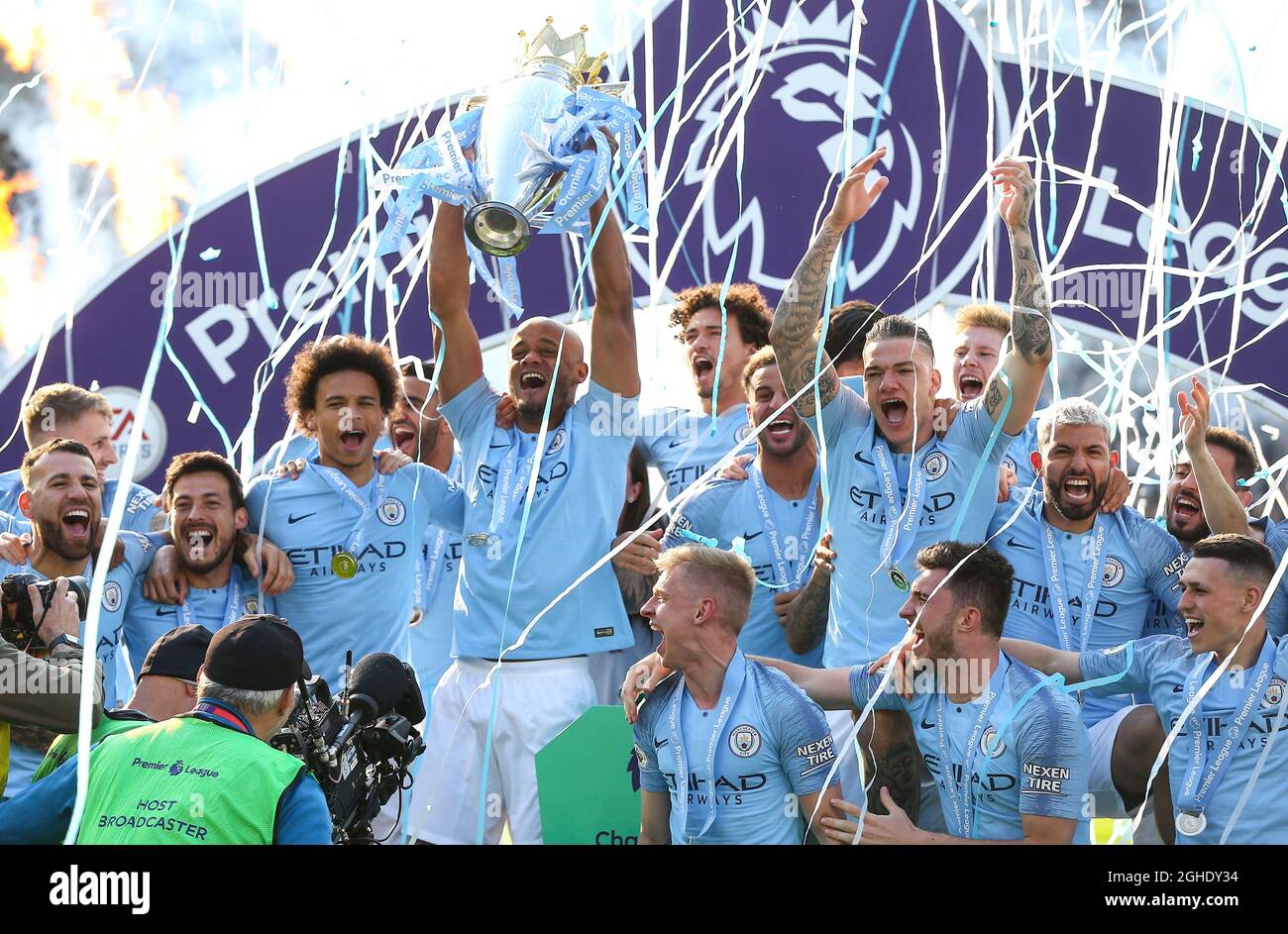 Vincent kompany trophy hi-res stock photography and images - Alamy