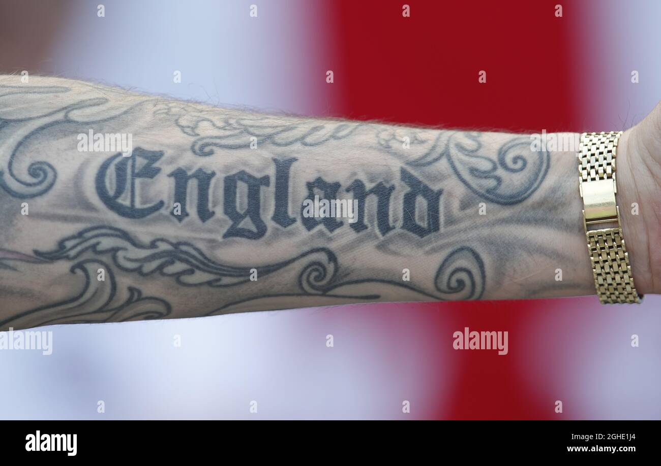 Klein Kruis Tattoos