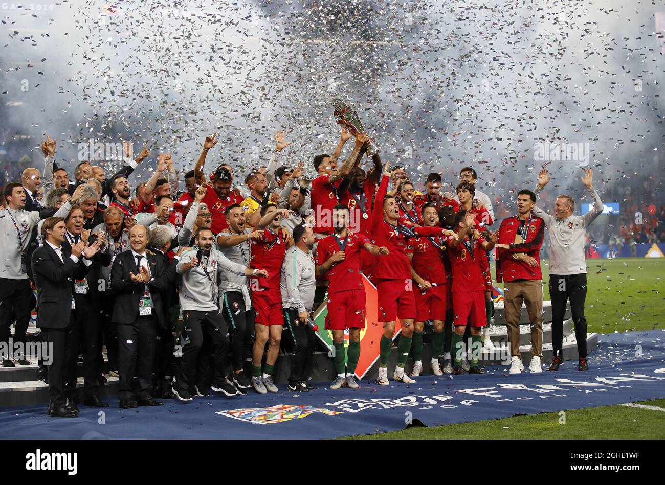Portugal lift the trophy during the UEFA Nations League match at the ...