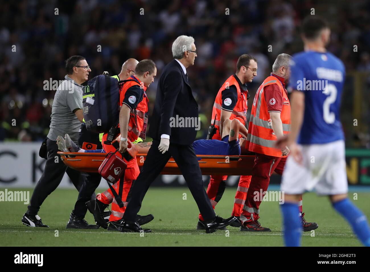 Football injury and stretcher hi-res stock photography and images - Alamy