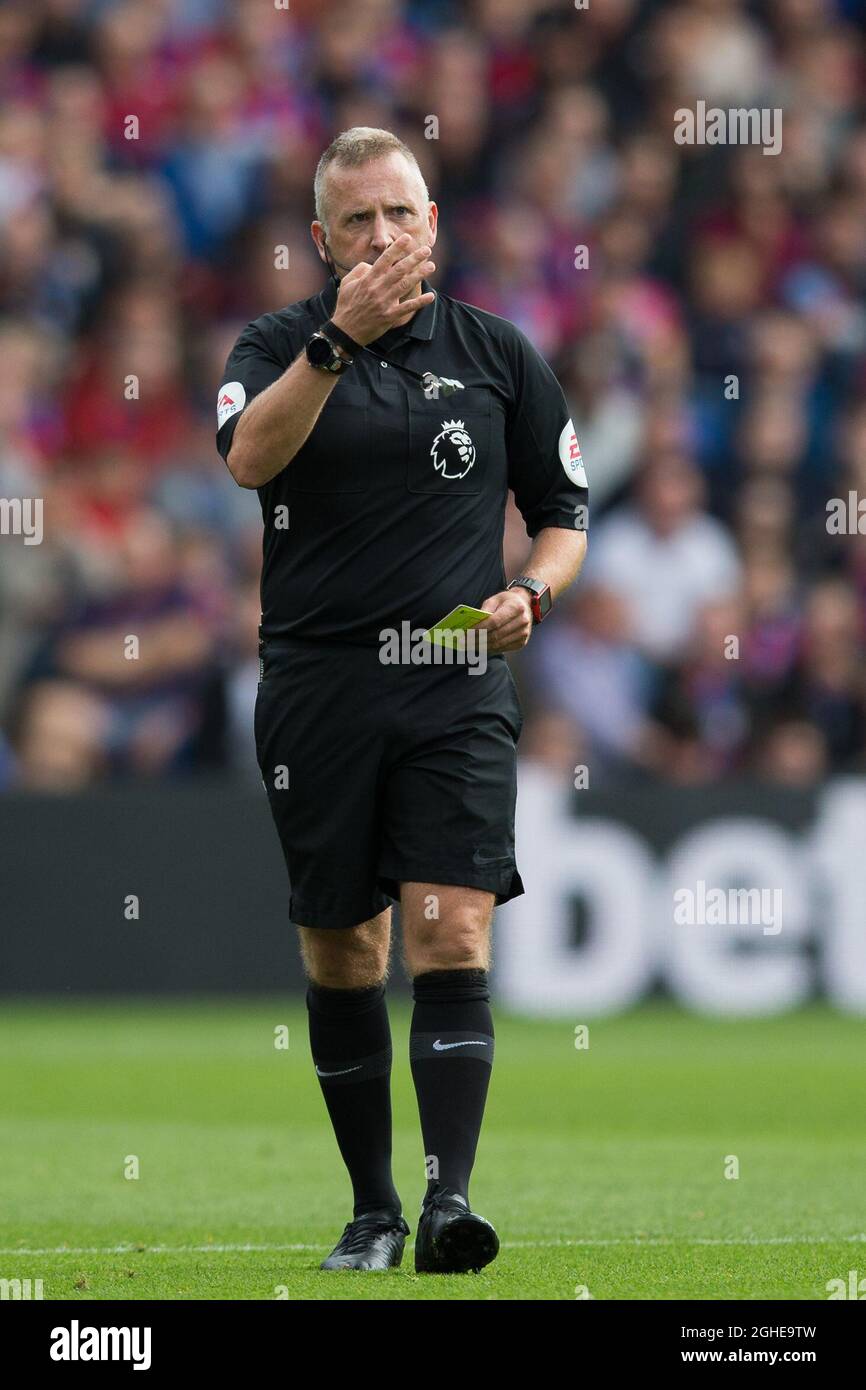 Referee jon moss hi-res stock photography and images - Alamy