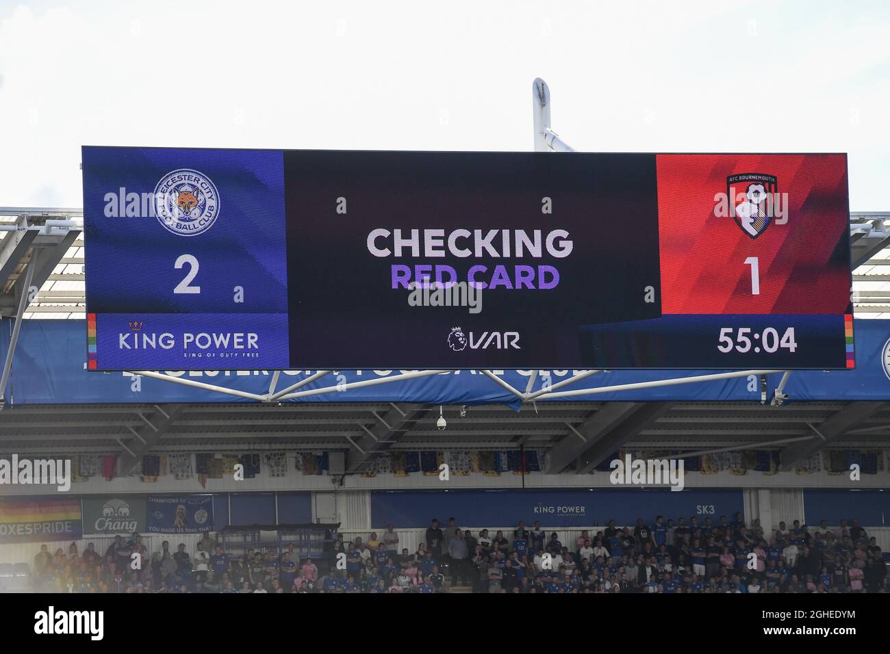 Var red card check hi-res stock photography and images - Alamy