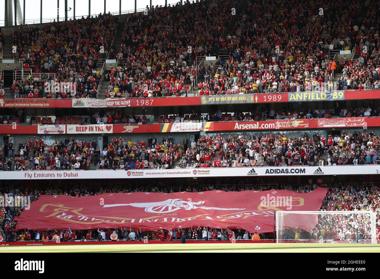 Soccer stadium crowd banner hi-res stock photography and images - Alamy