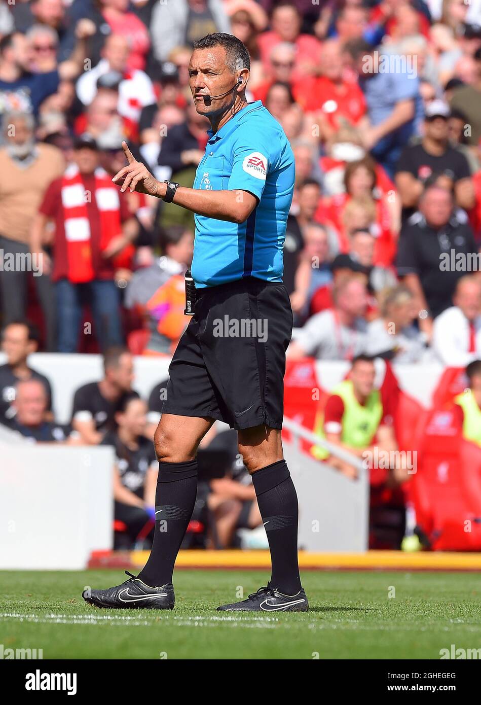 Referee andre mariner hi-res stock photography and images - Alamy