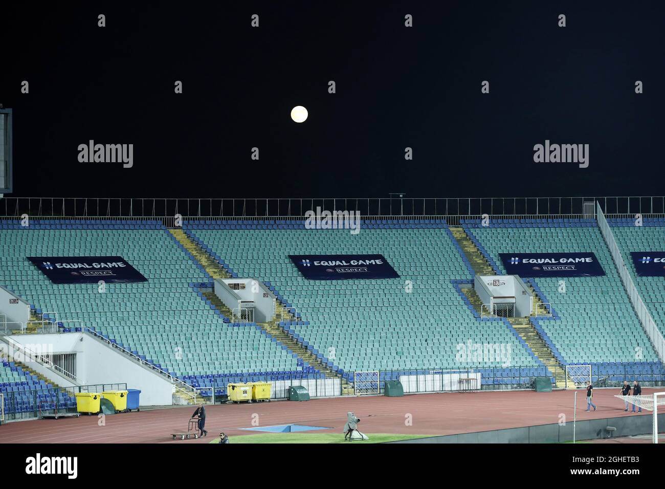 Empty seats at the press conference hi-res stock photography and images ...