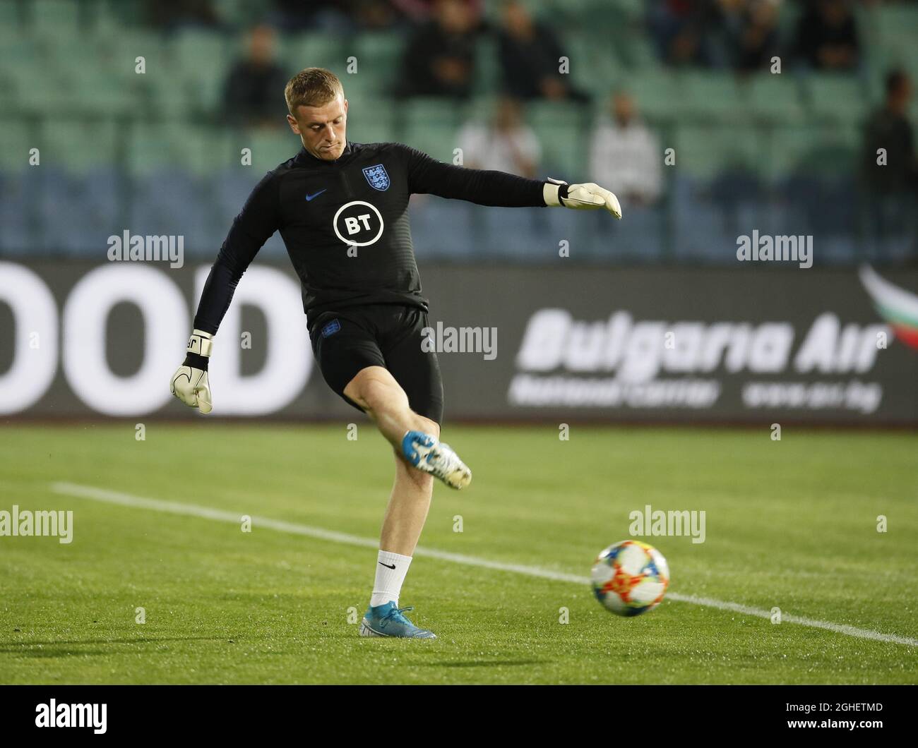 Jordan pickford england international hi-res stock photography and ...