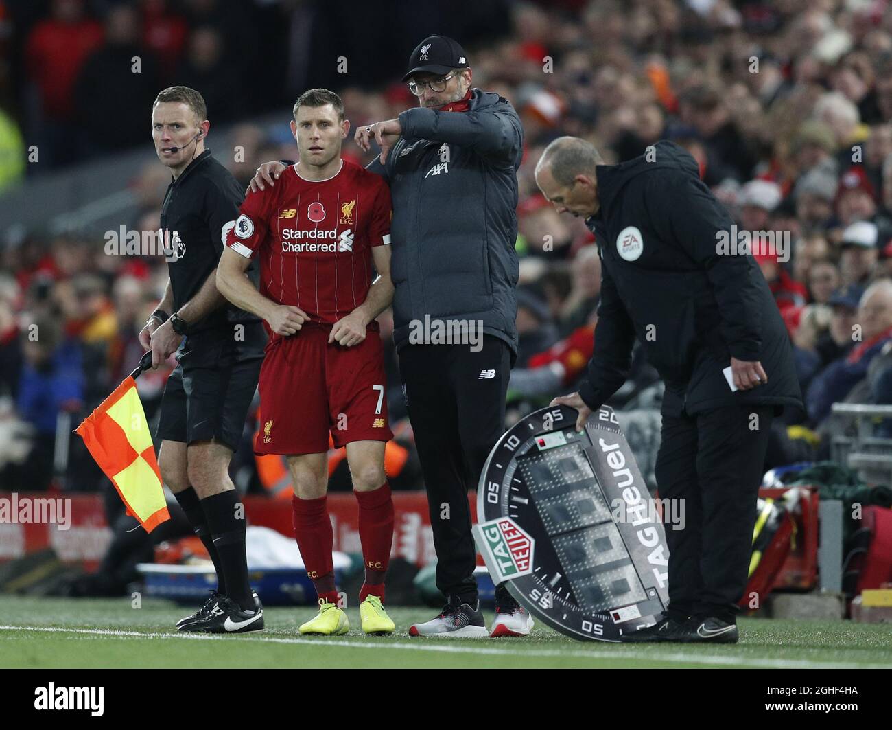 Substitute premier league hi-res stock photography and images - Alamy