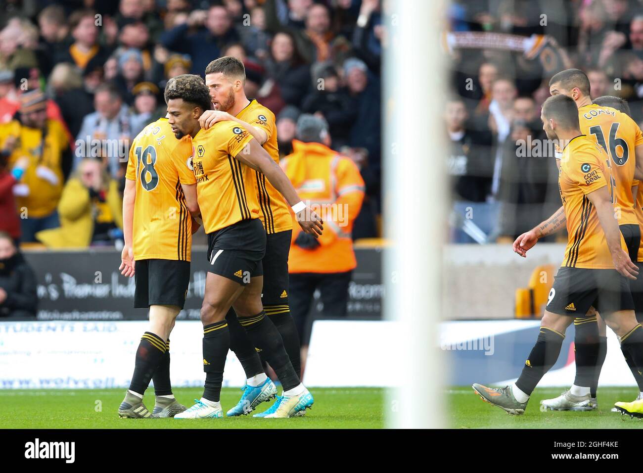 Wolverhampton Wanderers players celebrate Ruben Neves scoring the ...