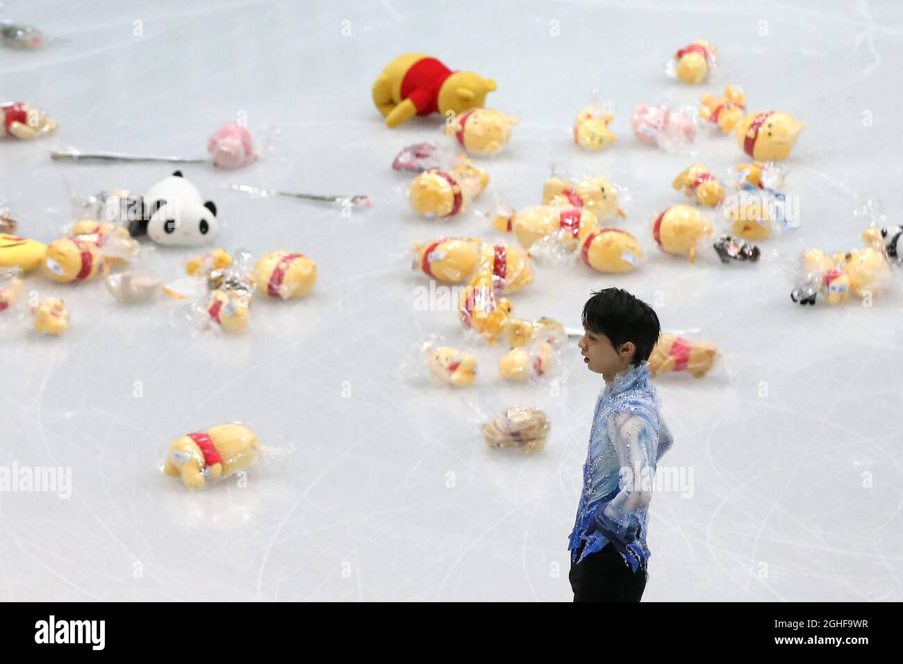 Yuzuru Hanyu dejectedly leaves the ice amongst Winnie the Pooh toys ...