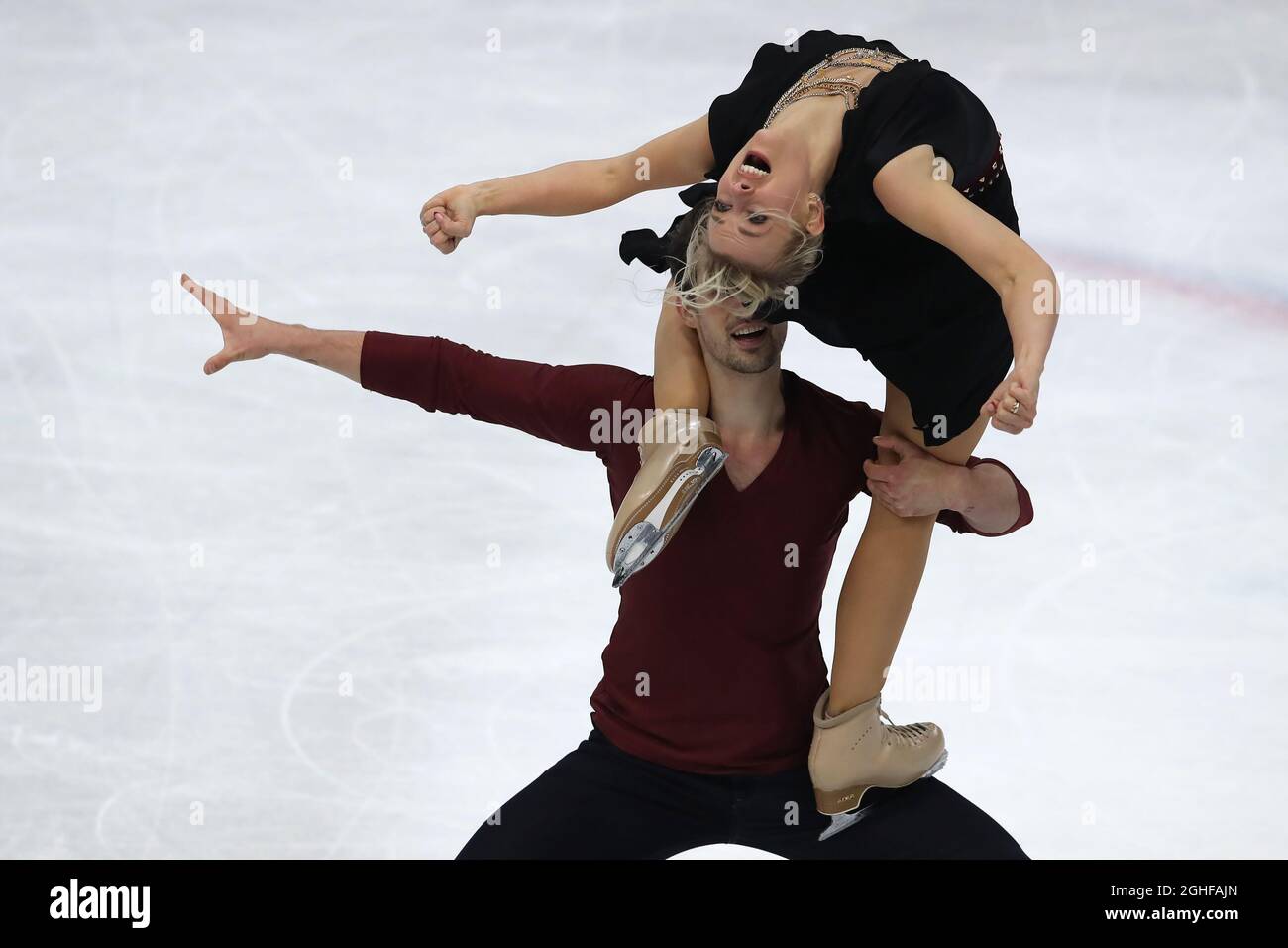 Madison Hubbell and Zachary Donohue of USA perform at Palavela, Turin ...