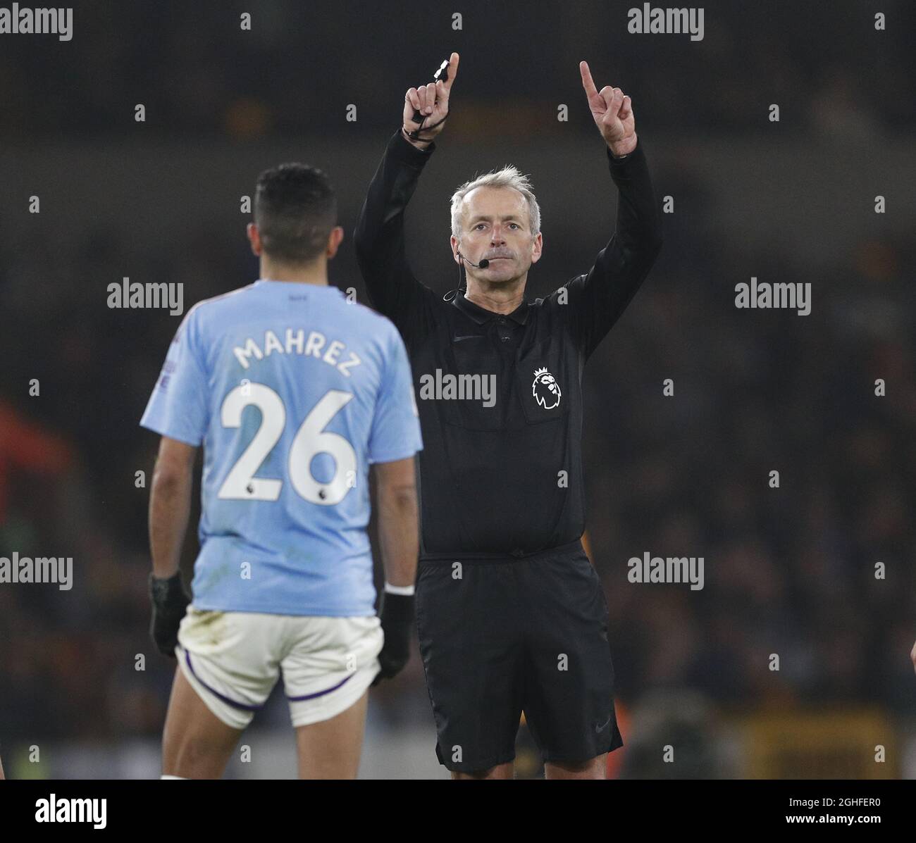 Premier league referee var hi-res stock photography and images - Alamy