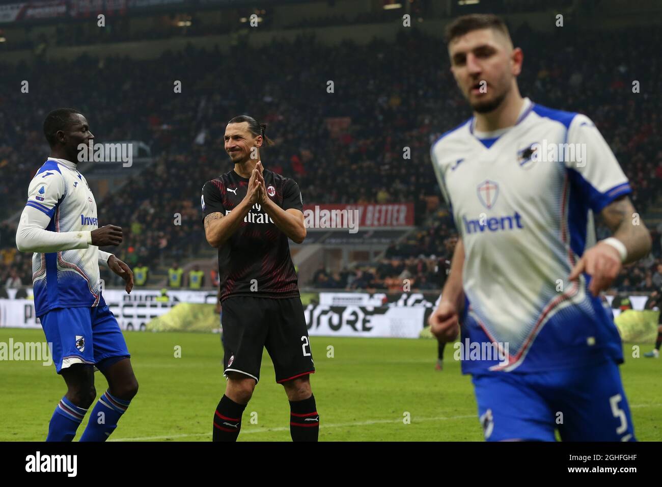 Ball goes out play hi-res stock photography and images - Alamy