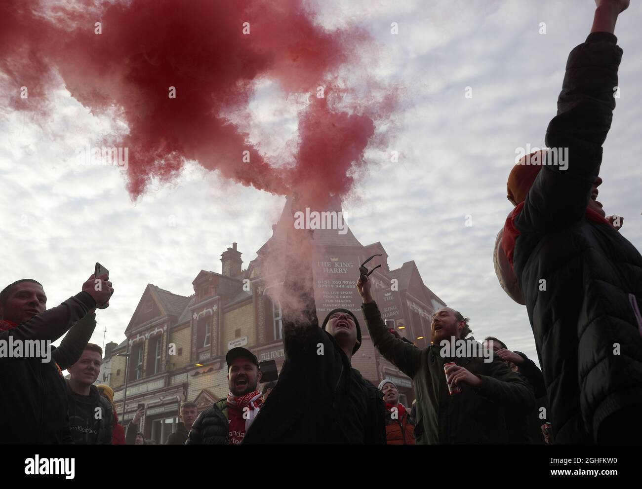 The manchester united team bus hi-res stock photography and images - Alamy
