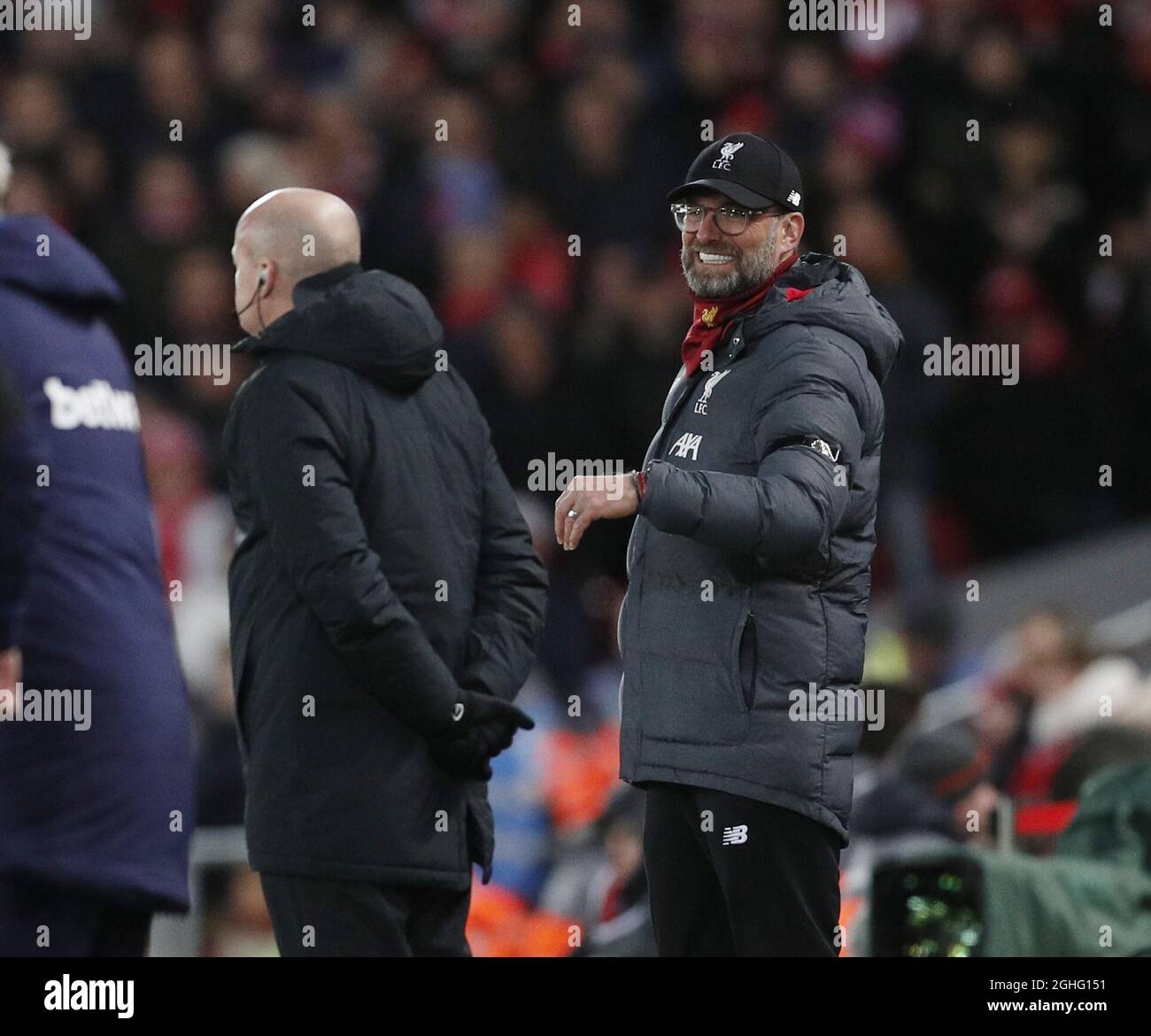 Fourth official premier league hi-res stock photography and images - Alamy
