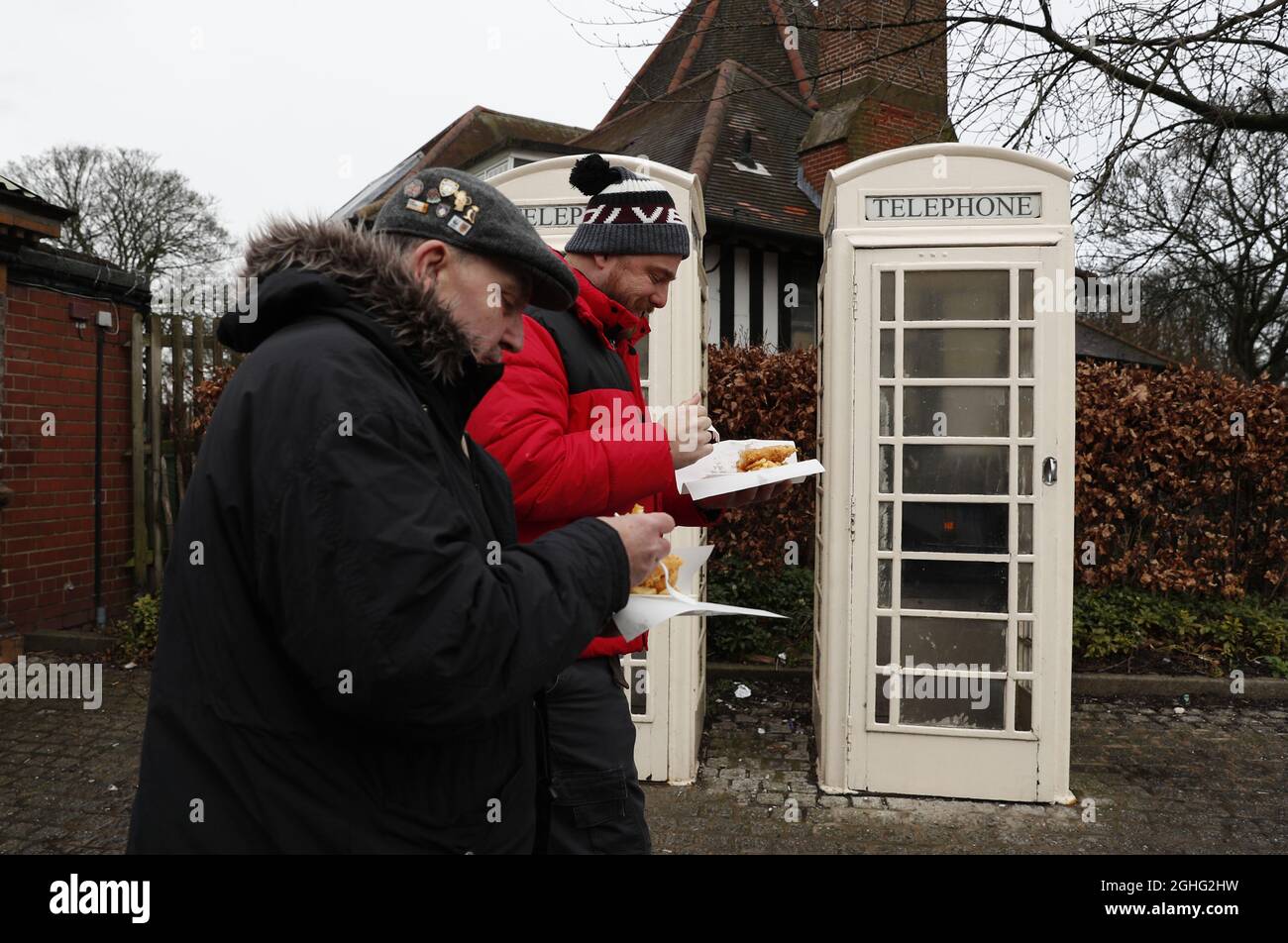 Hull telephone kiosks hi-res stock photography and images - Alamy