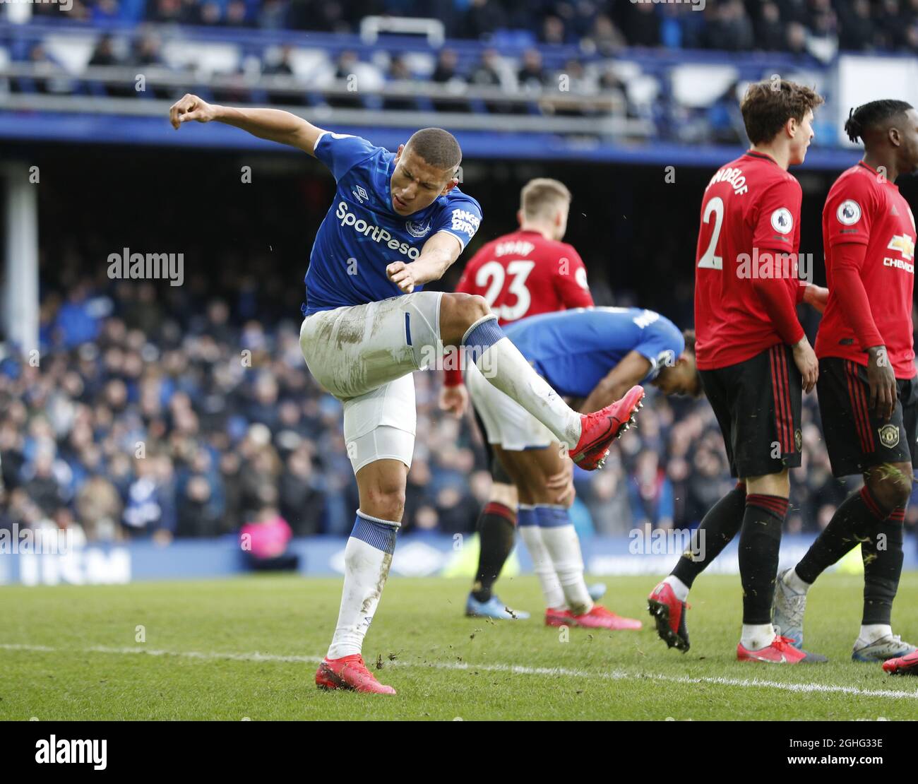 Goodison park premier league view hi-res stock photography and images ...