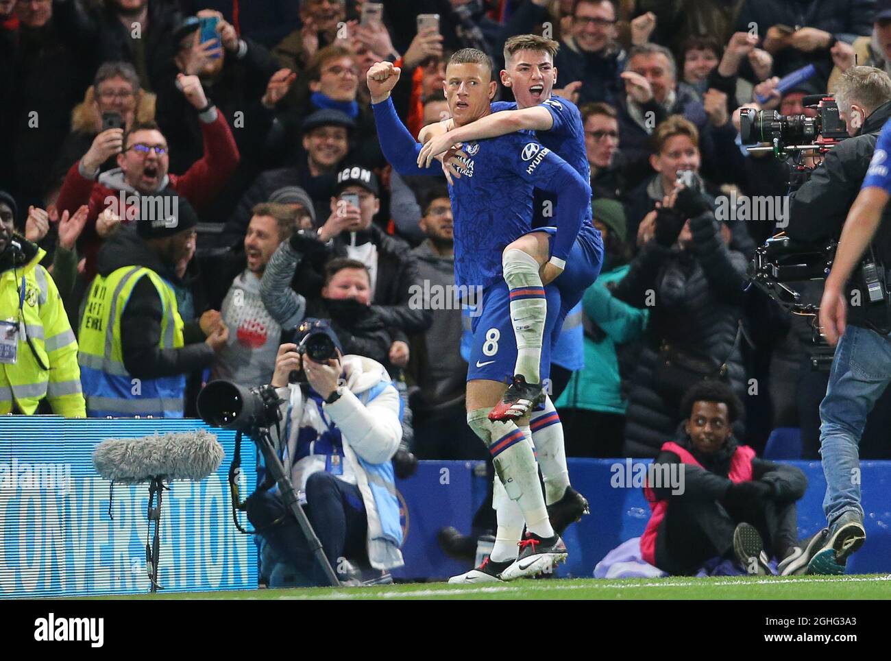 ChelseaÕs Ross Barkley celebrates with Billy Gilmour after scoring to ...