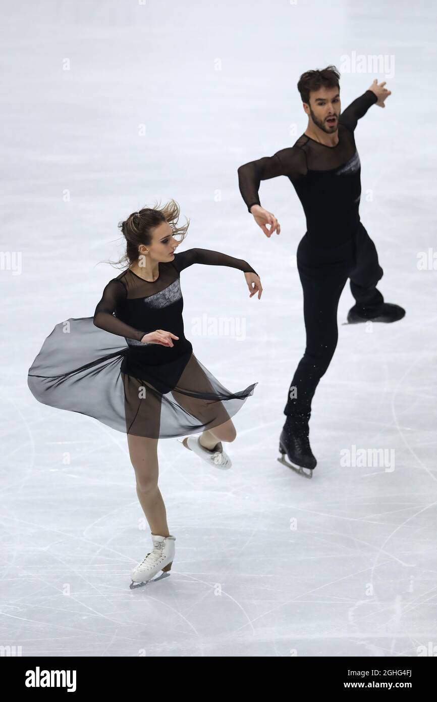Gabriella Papadakis and Guillaume Cizeron of France perform at Palavela ...