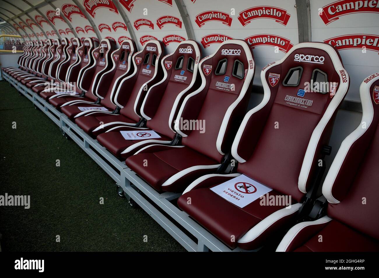 Team benches hi-res stock photography and images - Alamy