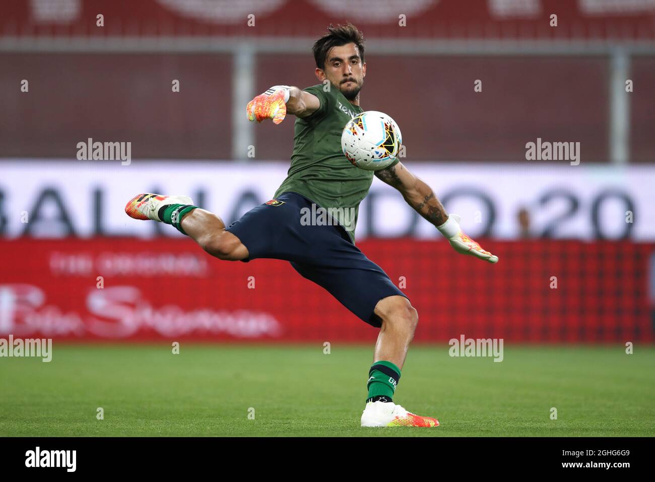 Genoa goalkeeper mattia perin hi-res stock photography and images - Alamy