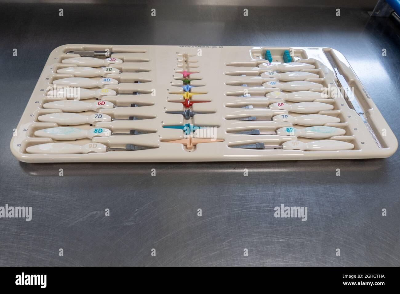 Articulated wooden hand hi-res stock photography and images - Alamy