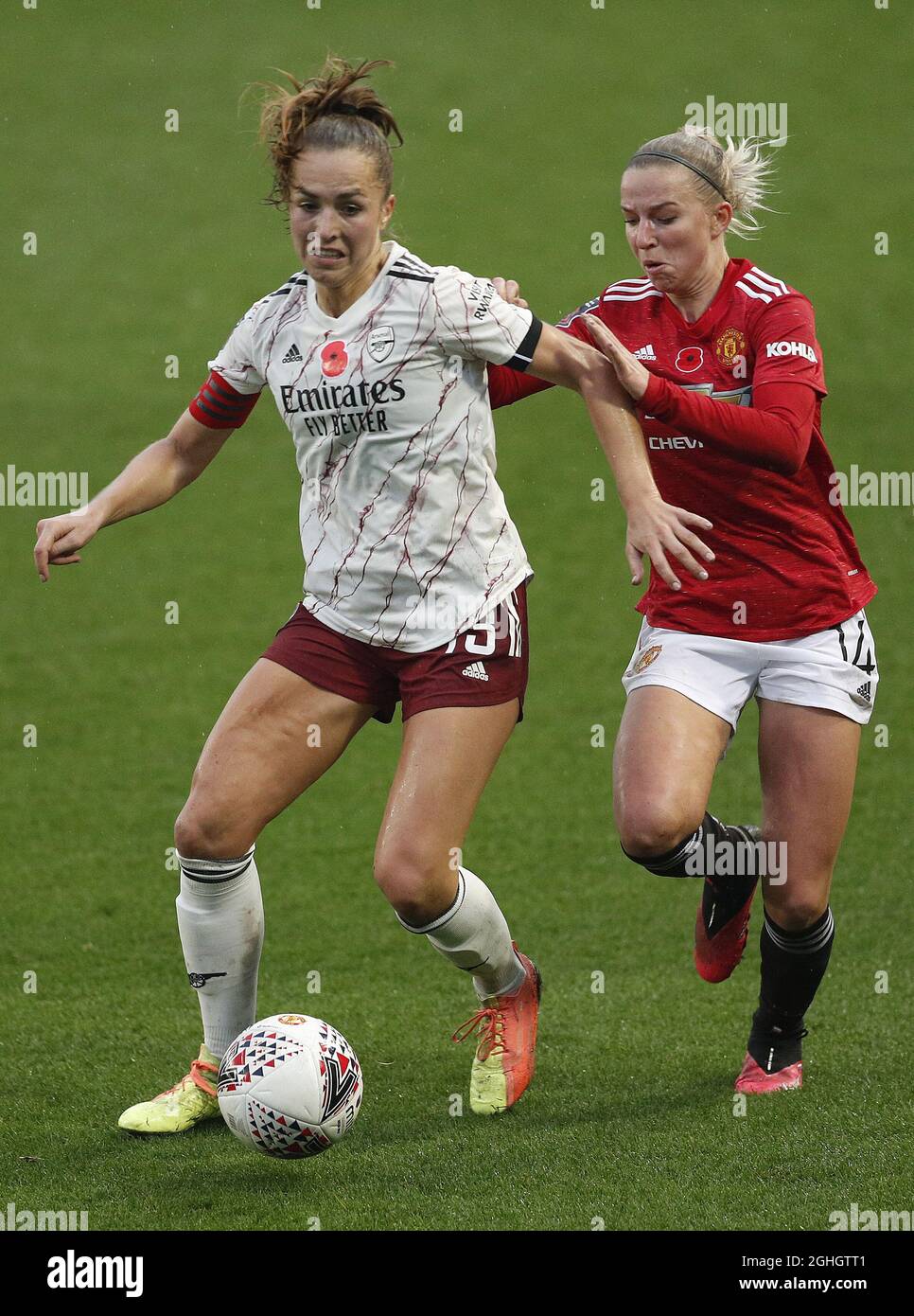 Jackie Groenen of Manchester United Women challenges Lia Walti of ...