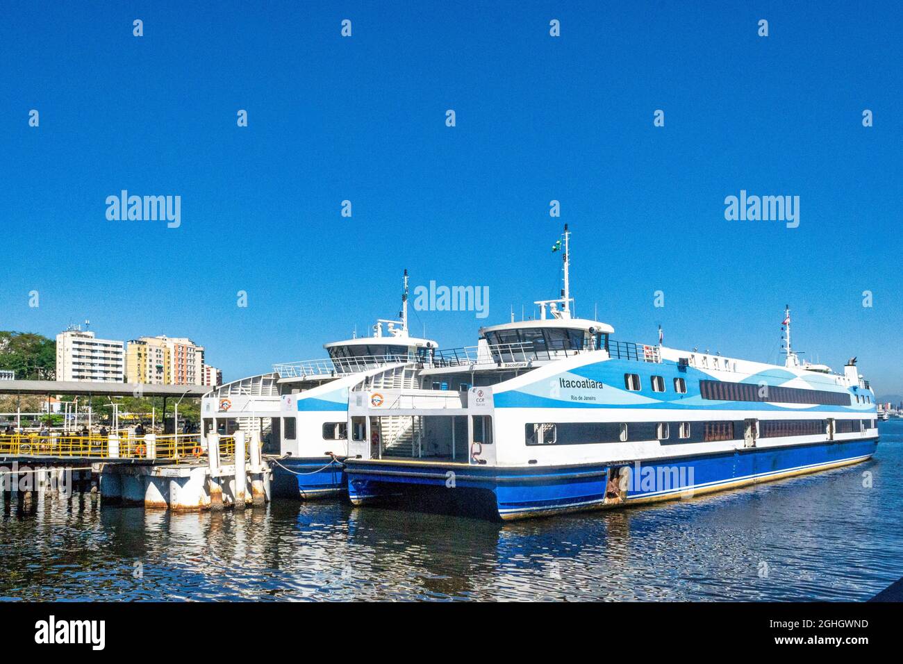 Ships rio de janeiro hi-res stock photography and images - Alamy
