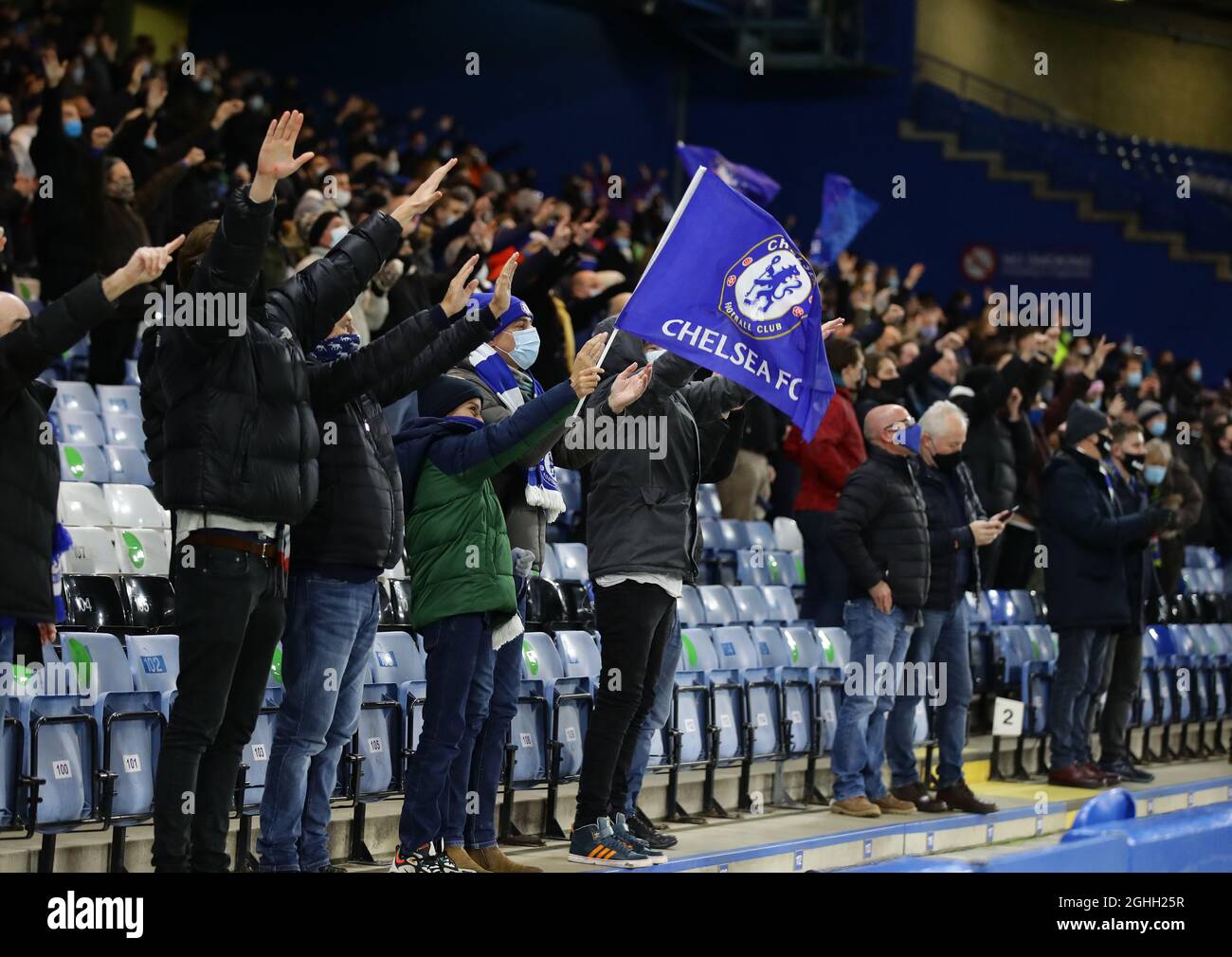 English players taking the knee hi-res stock photography and images - Alamy