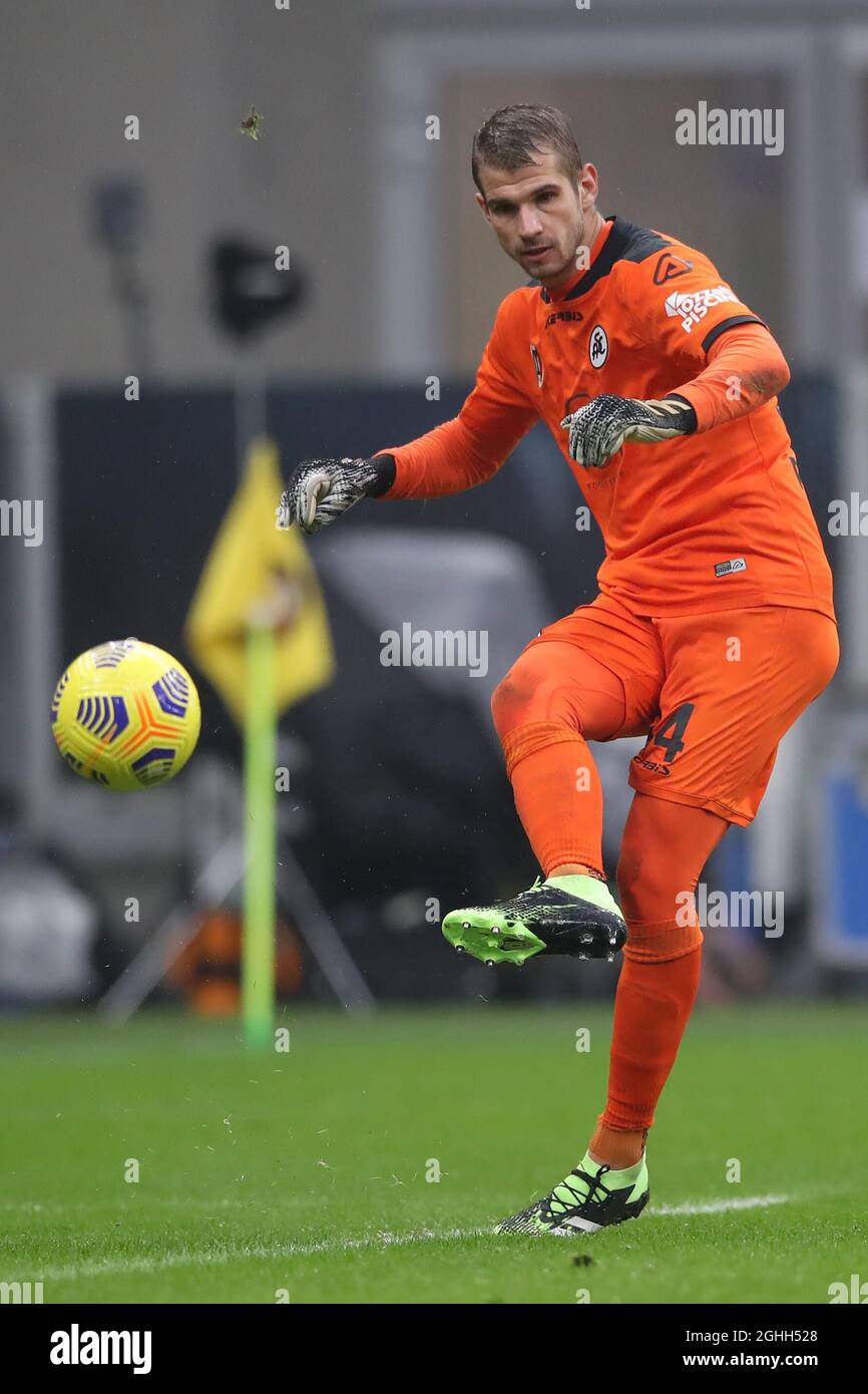 Ivan Provedel of Spezia Calcio during the Serie A match at Giuseppe ...