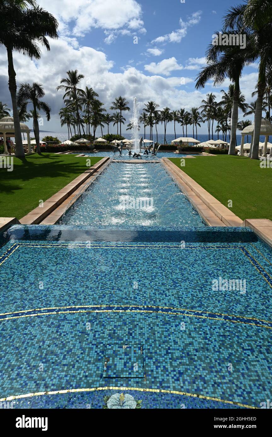 POOL AND FOUNTAINS AT THE GRAND WAILEA RESORT ON MAUI, HAWAII Stock ...