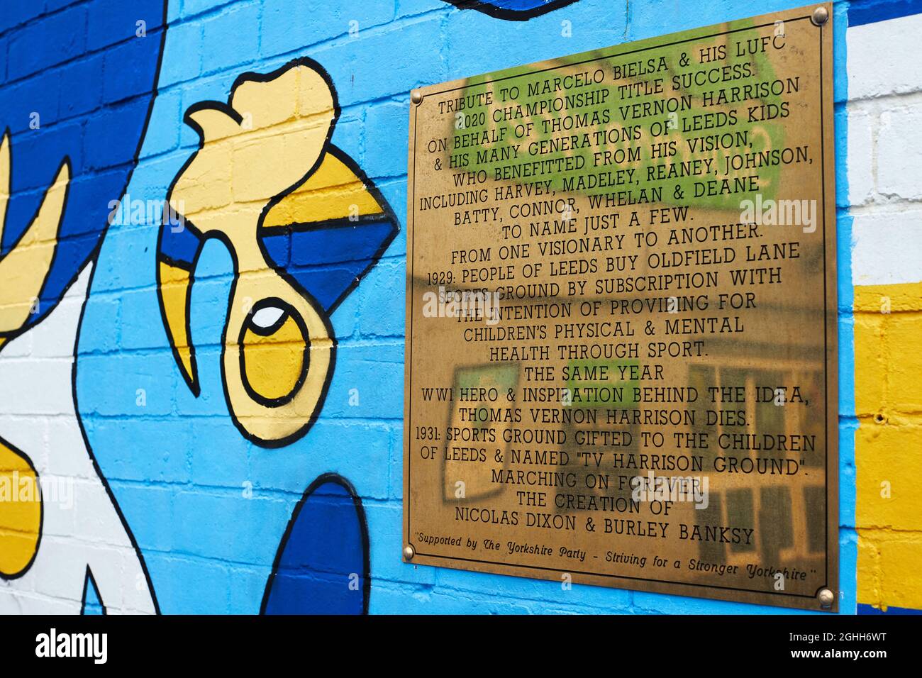 Marcelo bielsa mural leeds hi-res stock photography and images - Alamy