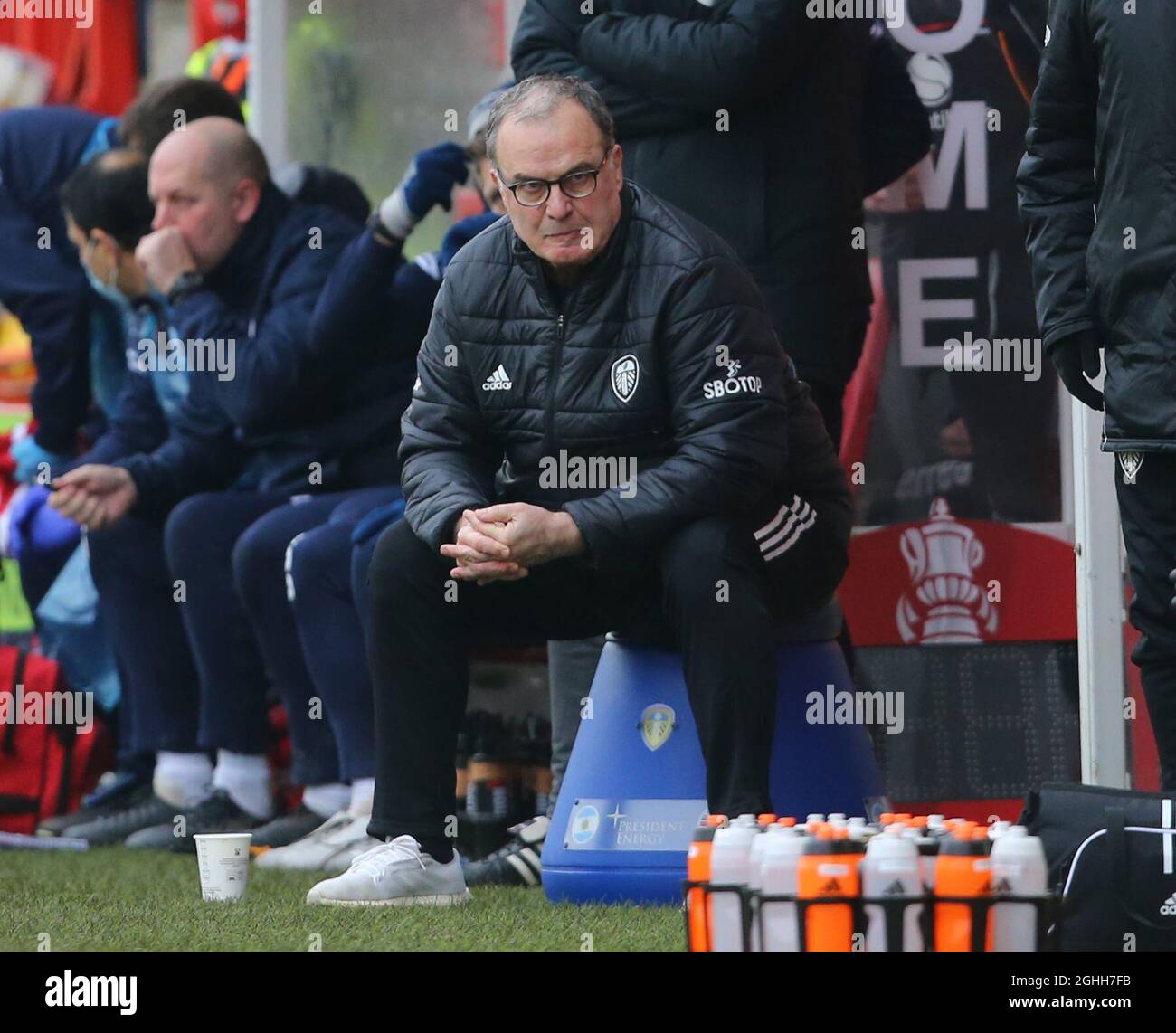 Marcelo bielsa leeds bucket hi-res stock photography and images - Alamy