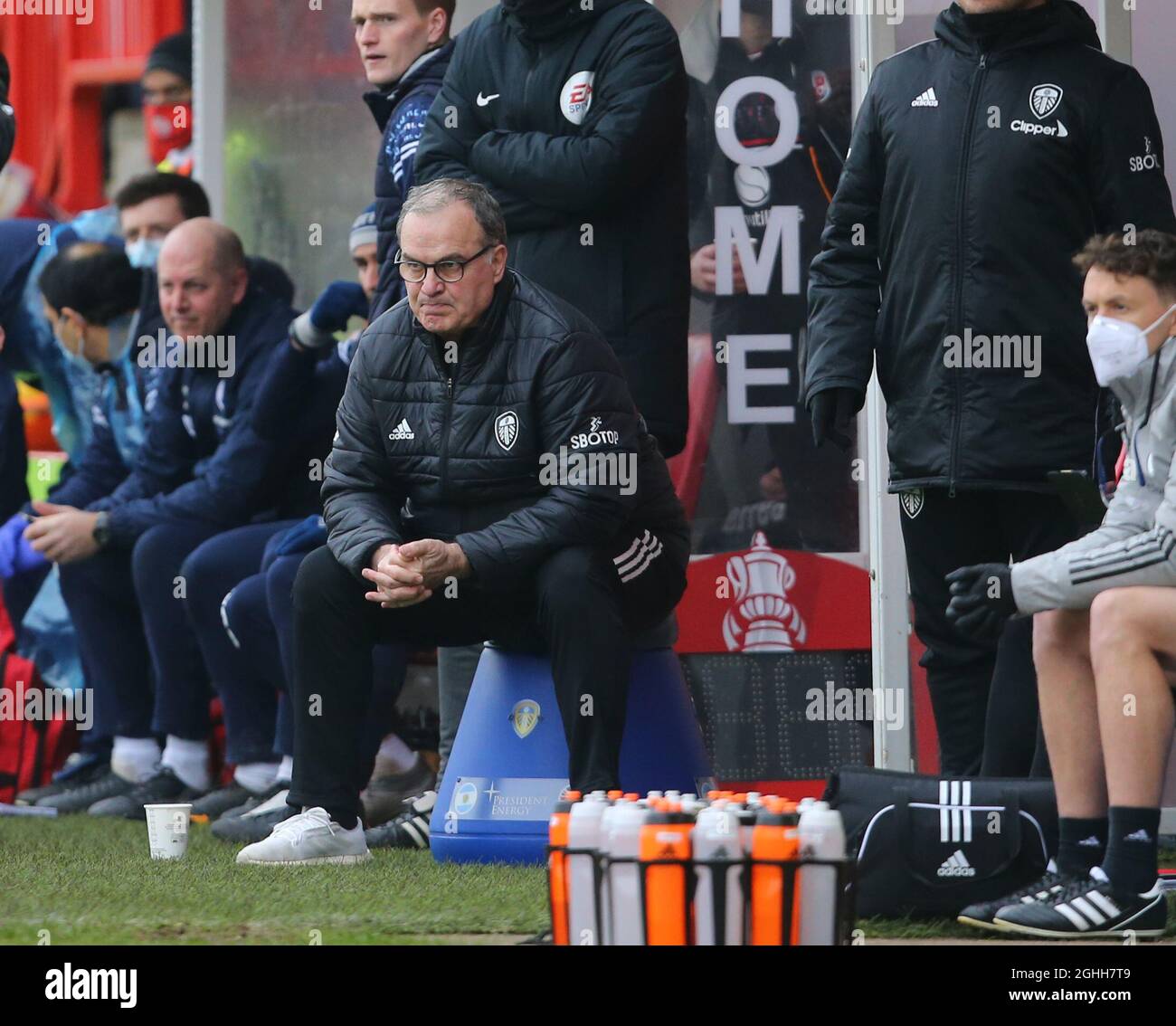 Marcelo bielsa leeds bucket hi-res stock photography and images - Alamy