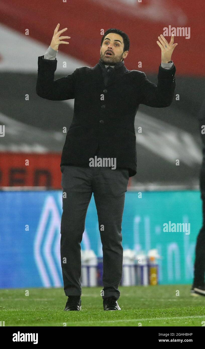 Mikel Arteta manager of Arsenal reacts on the touchline during the ...