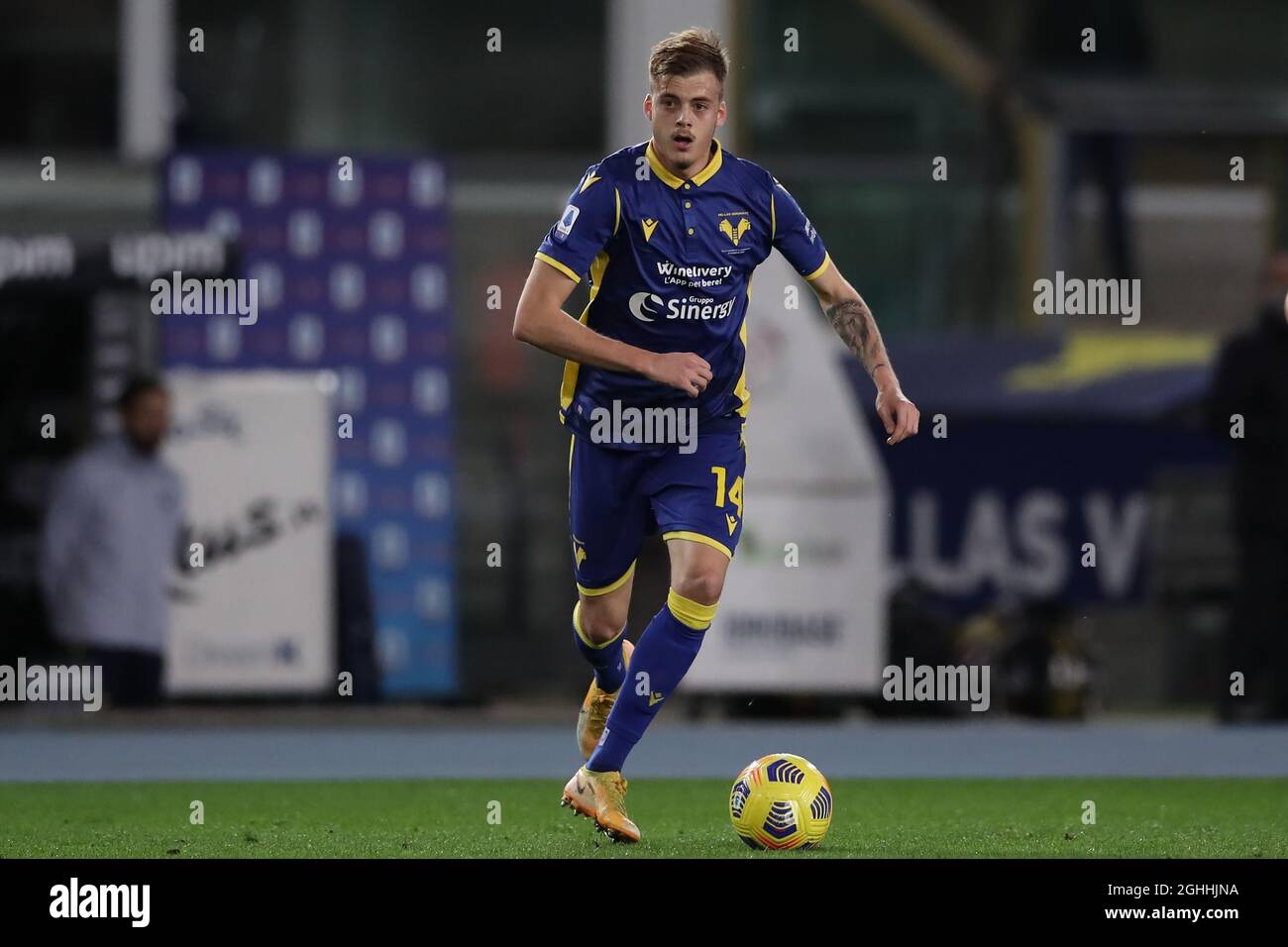 Ivan Ilic of Hellas Verona during the Serie A match at Stadio ...