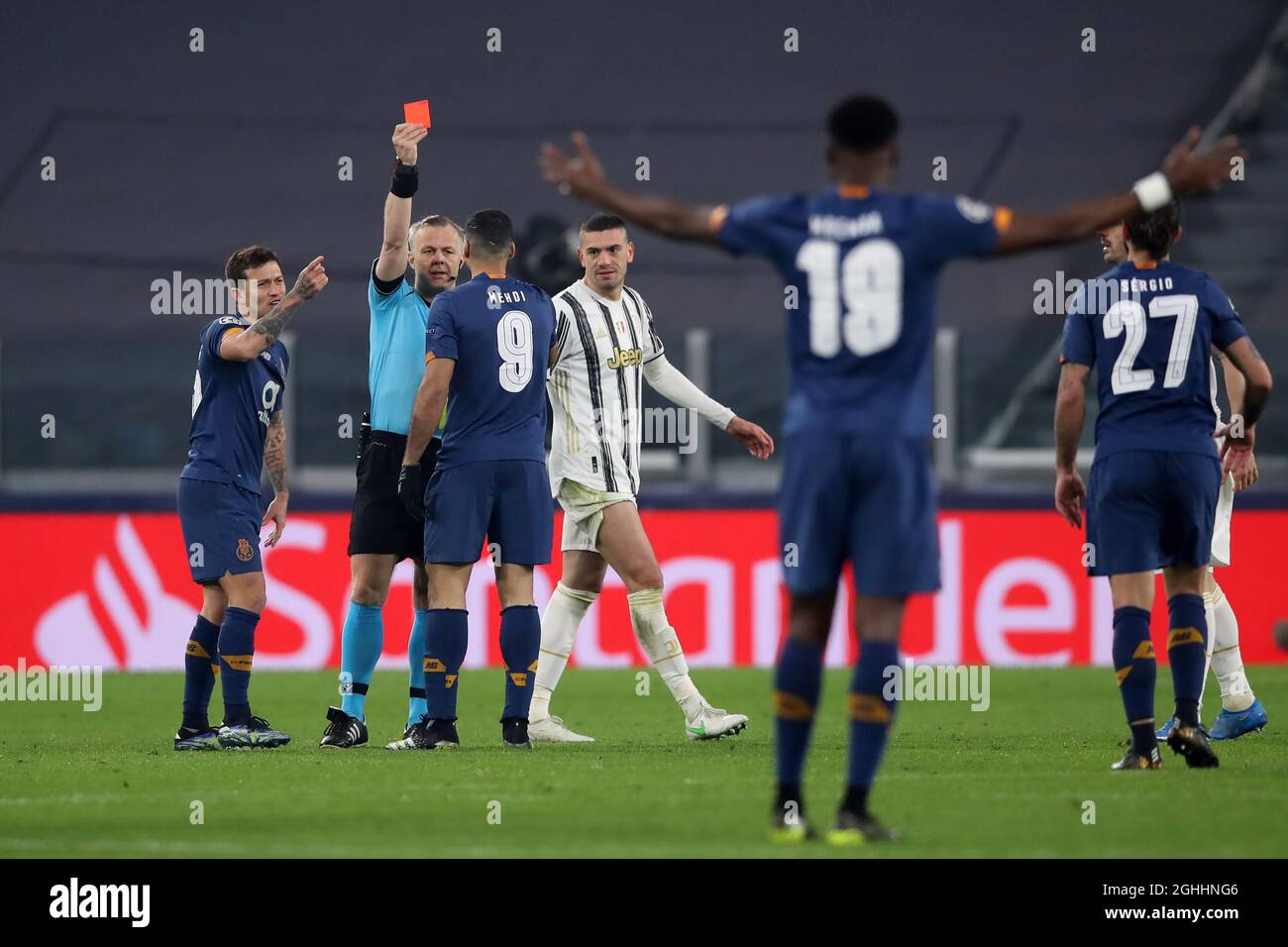 The Dutch referee Bjorn Kuipers shows a redbird to Mehdi Taremi of FC ...