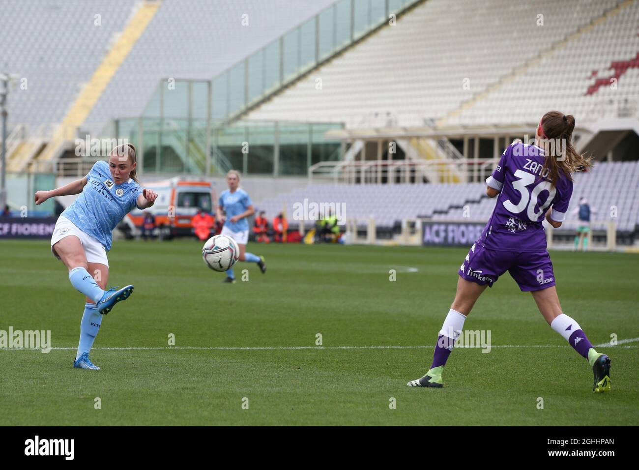Georgia Stanway of Manchester City tries a shot from outside the box ...