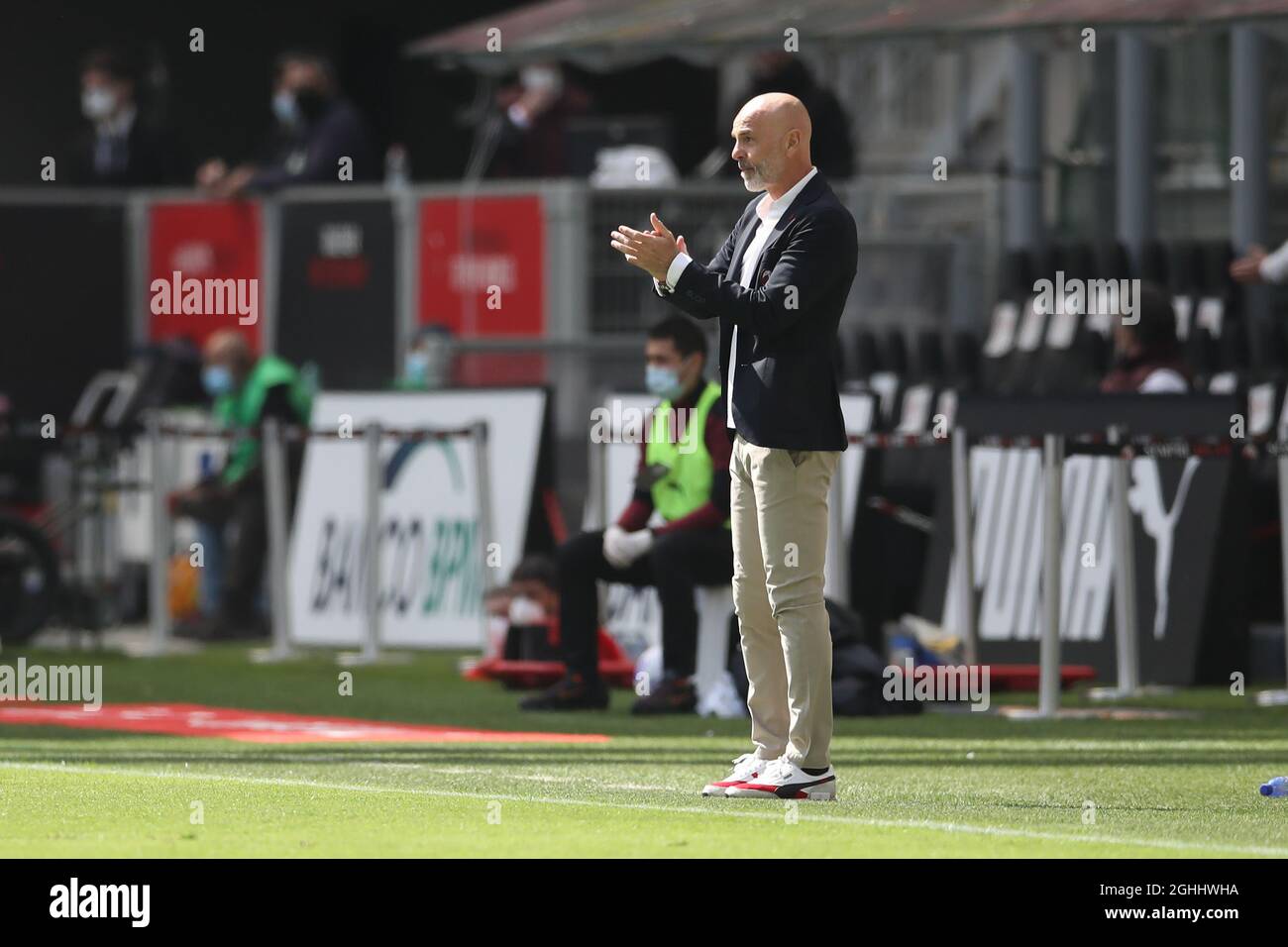 Stefano Pioli Head coach of AC Milan reacts during the Serie A match at ...