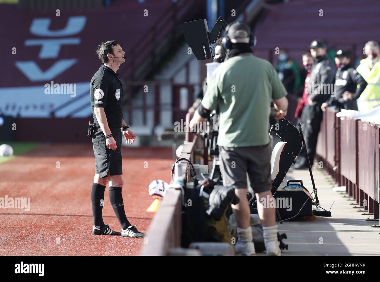 Andrew madley premier league hi-res stock photography and images - Alamy