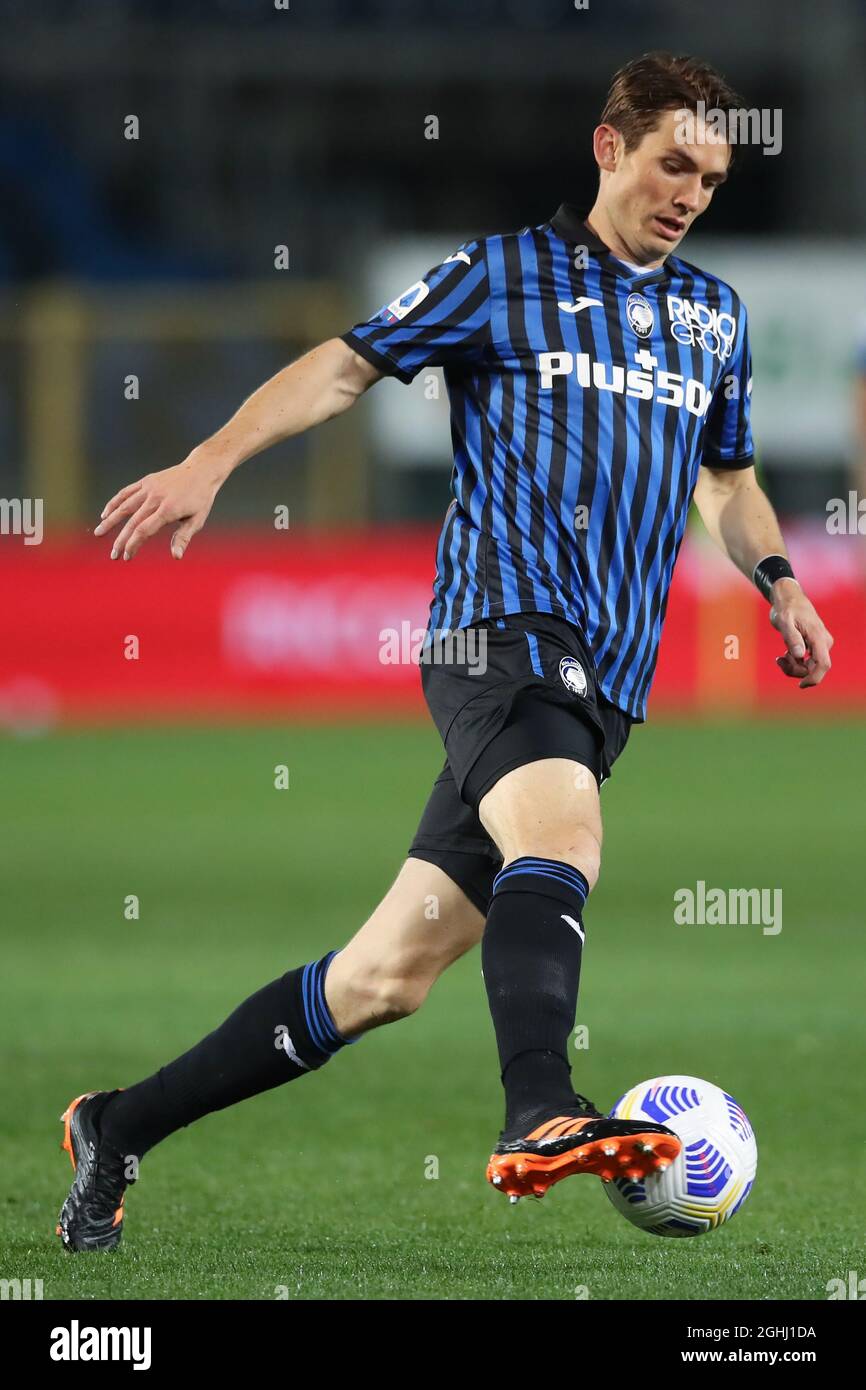 Bergamo, Italy, 25th April 2021. Marten De Roon of Atalanta during the Serie A match at Gewiss ...