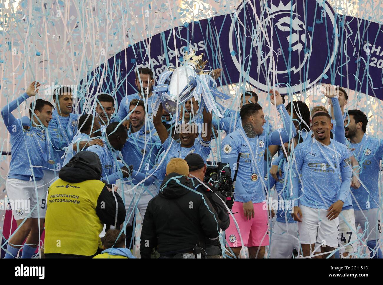 Premier league trophy 2021 england hi-res stock photography and images ...