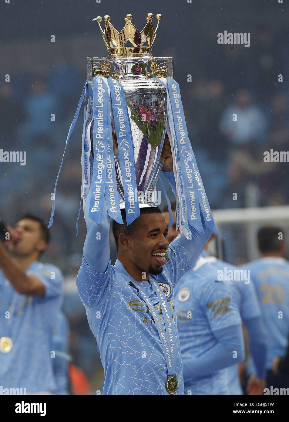 Gabriel jesus premier league trophy hi-res stock photography and images ...
